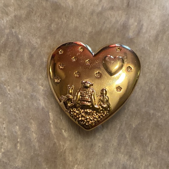 Jewelry | Vintage Shrek Fiona Pin 202 Heart Shaped Brooch Collectible ...